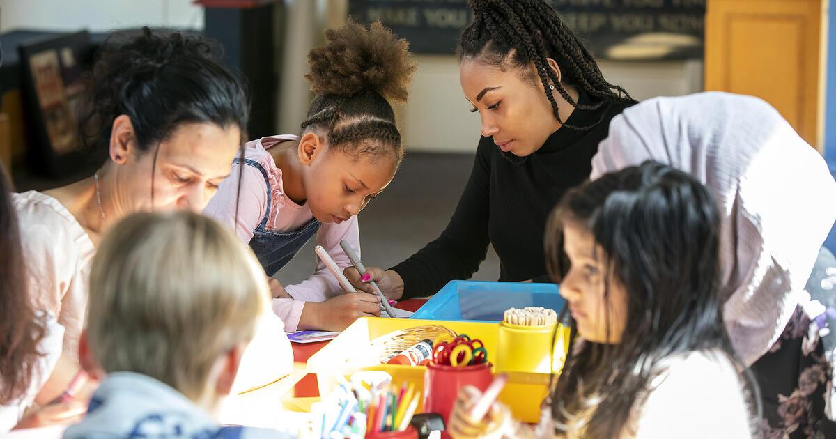 Make & Take: Arctic Bird Streamers | Reading Museum